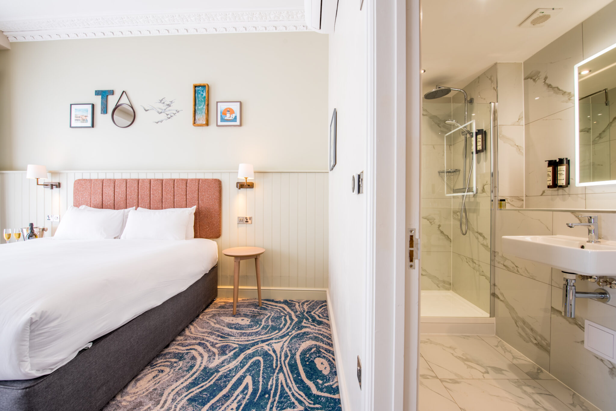 Stay in Tenby - Imperial Hotel Lounge & Terrace